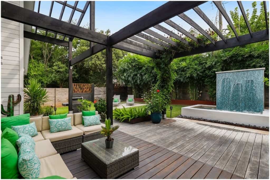 Outdoor Living Spaces: Design Tips to Follow | Redfin