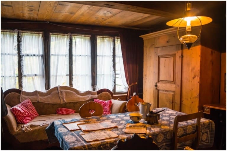 How to Achieve the Cottagecore Aesthetic From Experts | Redfin