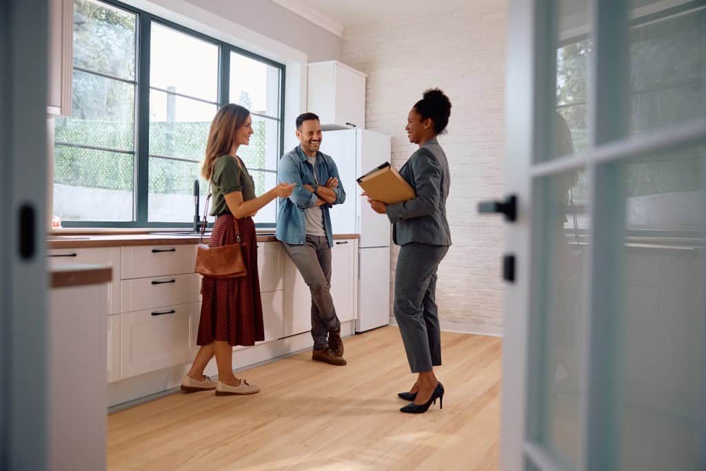What Is Dual Agency? The Pros, Cons & Risks | Redfin