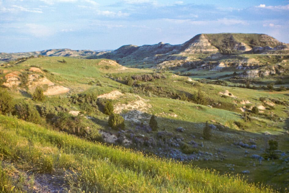 What is North Dakota Known For? Facts, Foods & Landmarks
