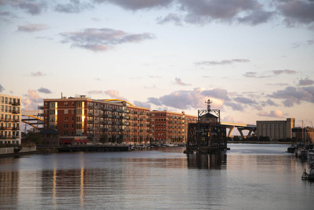 Milwaukee Neighborhood Guide: Where to Live in 2025 | Redfin