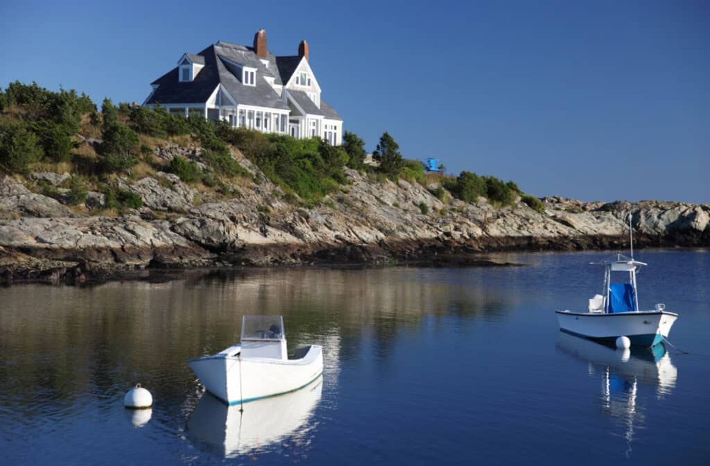 What is Rhode Island Known For? Facts, Foods & Landmarks