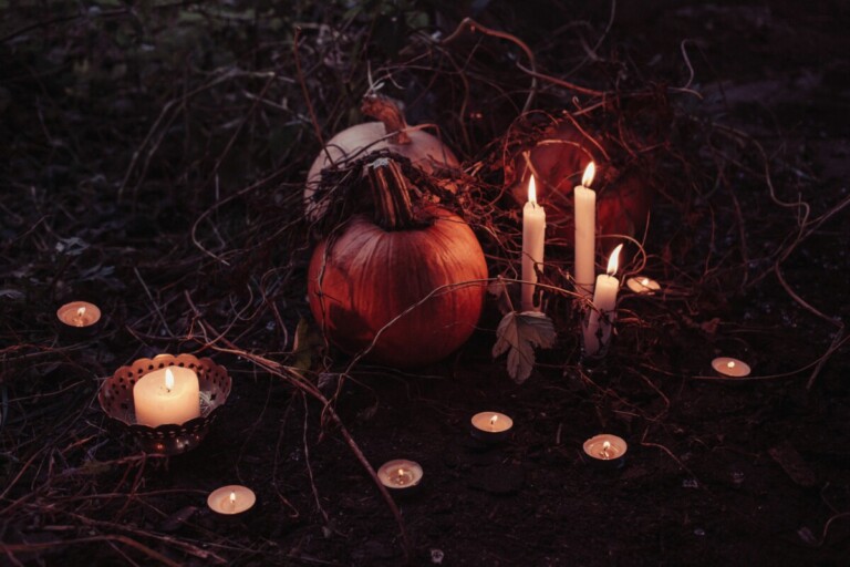 15 Halloween Scents to Bring in the Spooky Spirit – Happy Scents