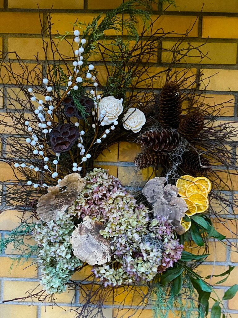 17 Holiday Wreath Ideas for Festive Cheer at Home | Redfin