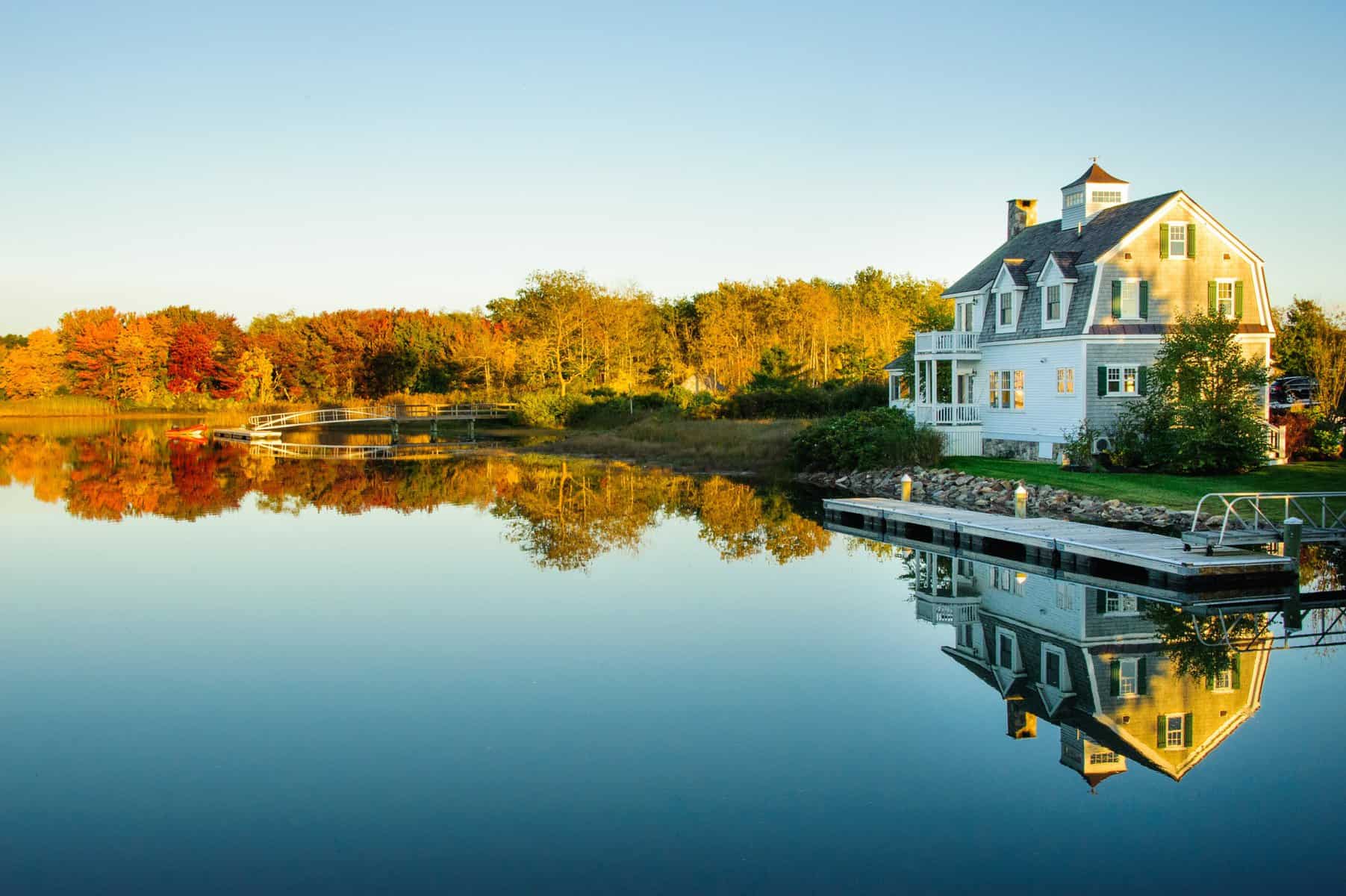 Buying a Lake House: What to Know Before Diving In | Redfin