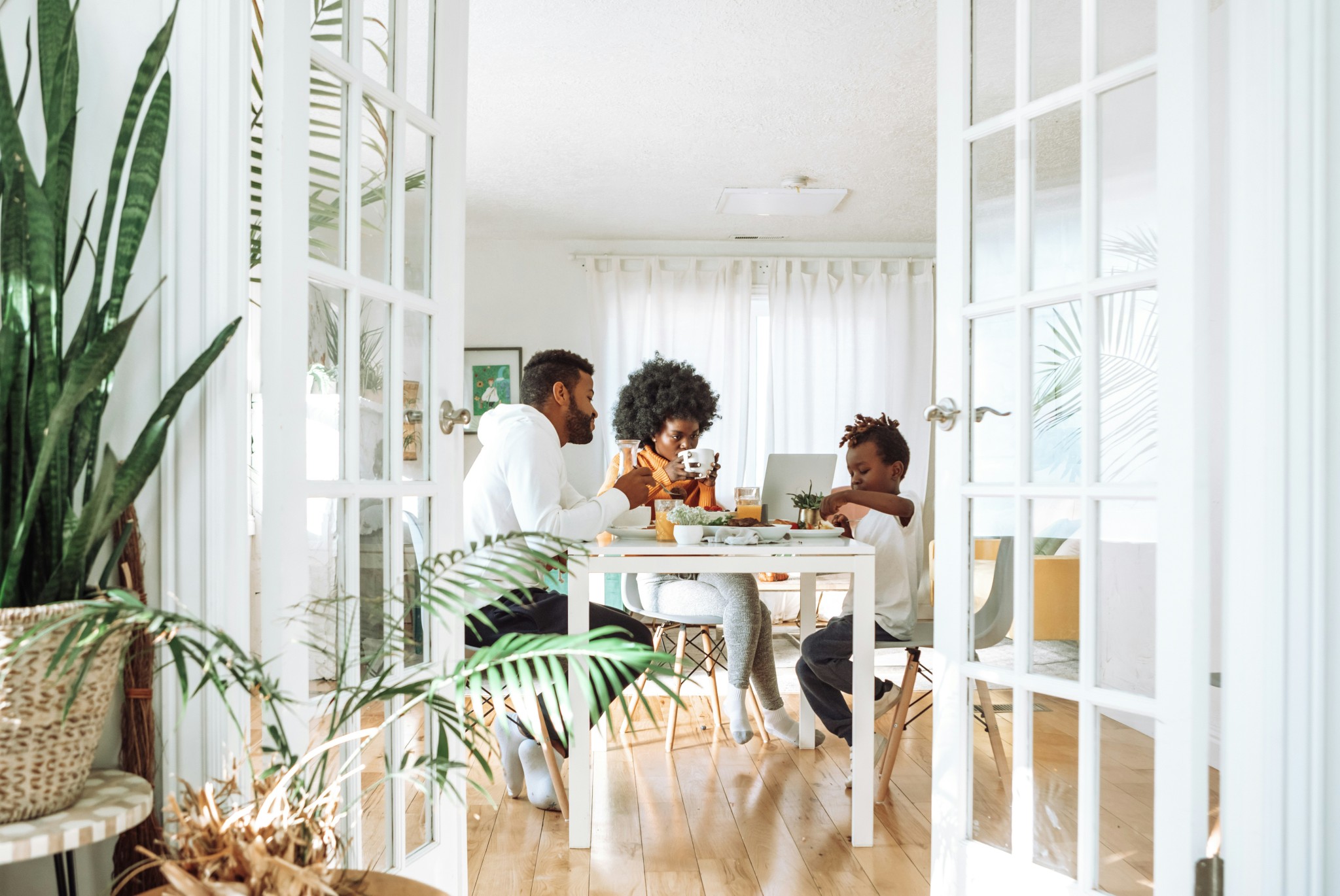 Moving With Kids: A Guide to Buying Your New Home - Redfin